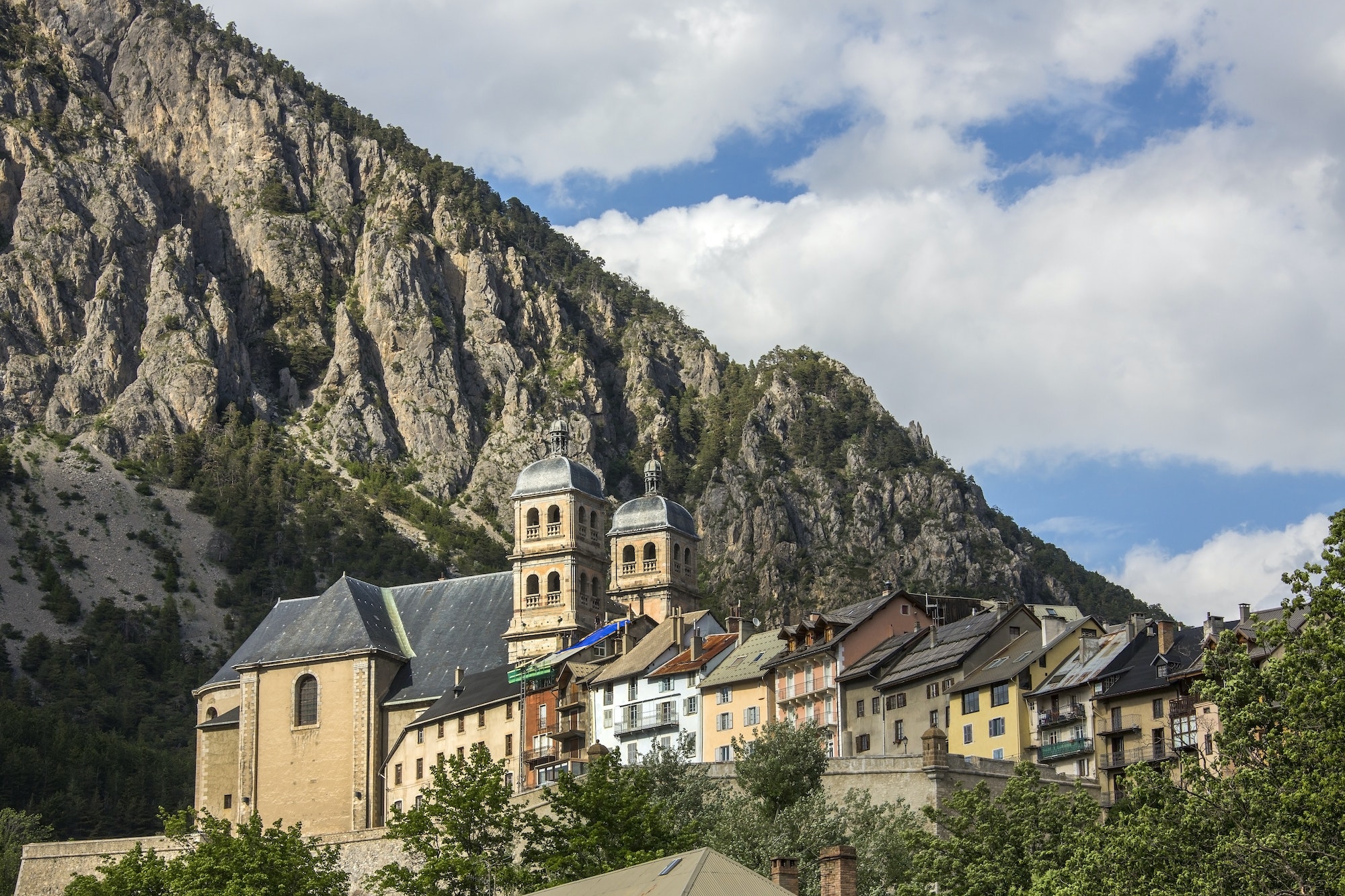 Visitez Briançon et louez un Gîte - Guides Briançon